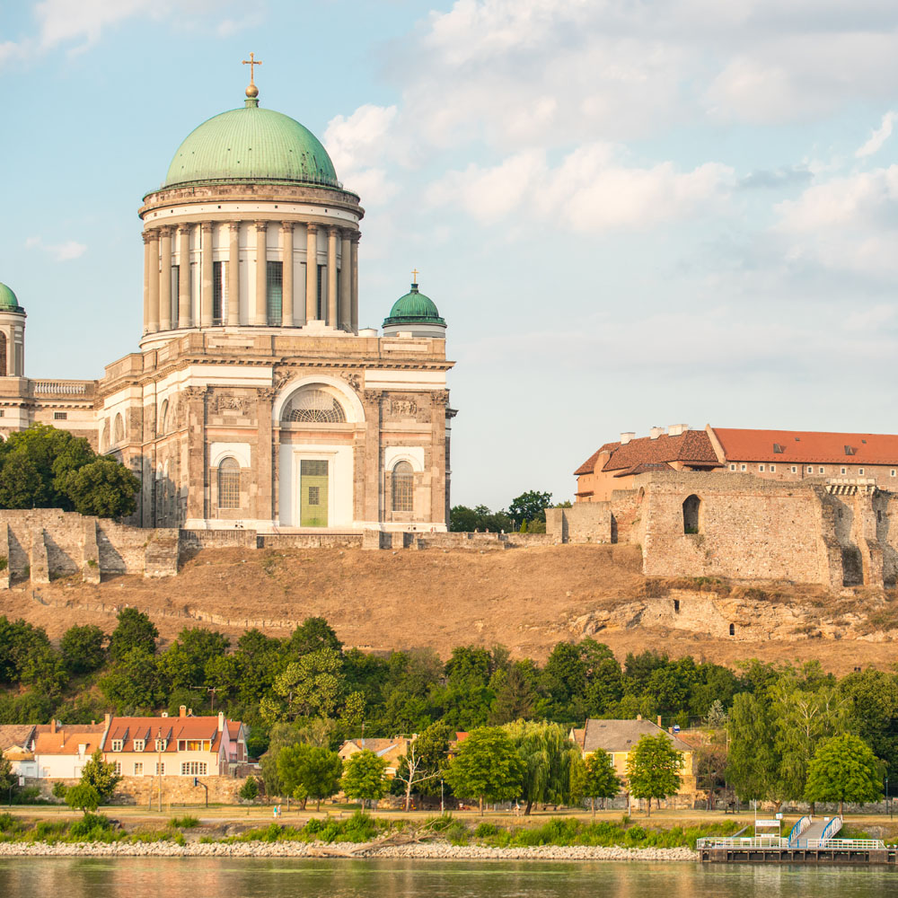 The Blue Danube River Cruise for Solo Travellers 2023 | Riviera Travel